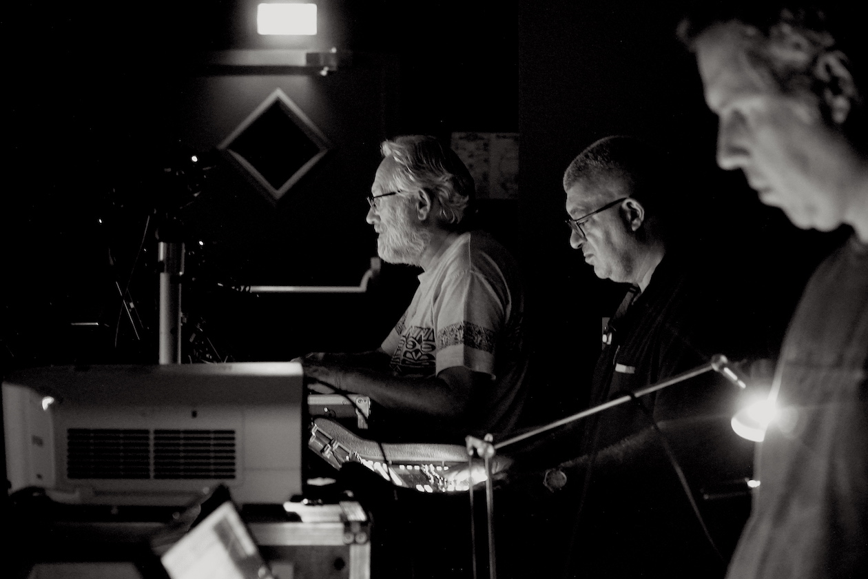 The band - Biographies | Malcolm Potter "Voice and Wood"